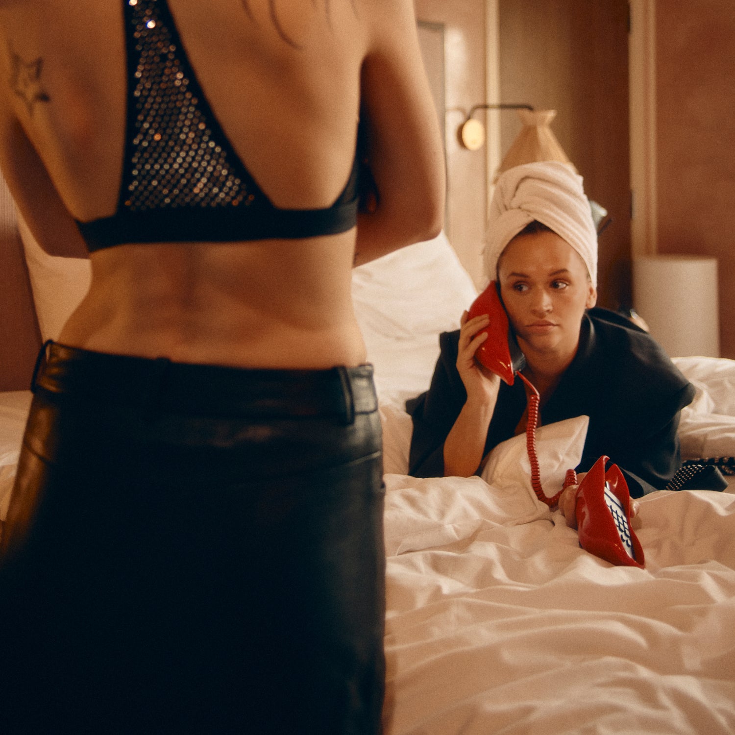 Understatement x Gestuz